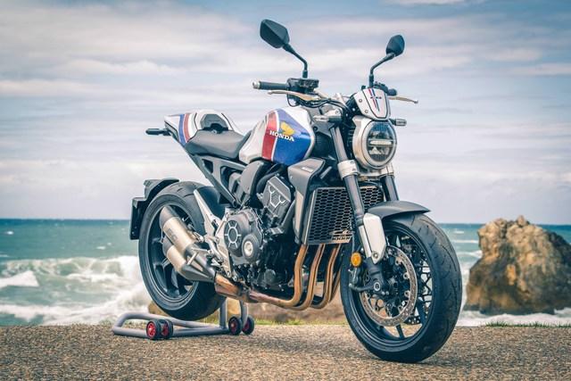 Motori - Honda CB: festeggia 50 anni di storia e successi con una ...